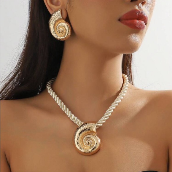 Zara | Jewelry | Zara Sea Snail Shell Necklaceearrings Set | Poshmark